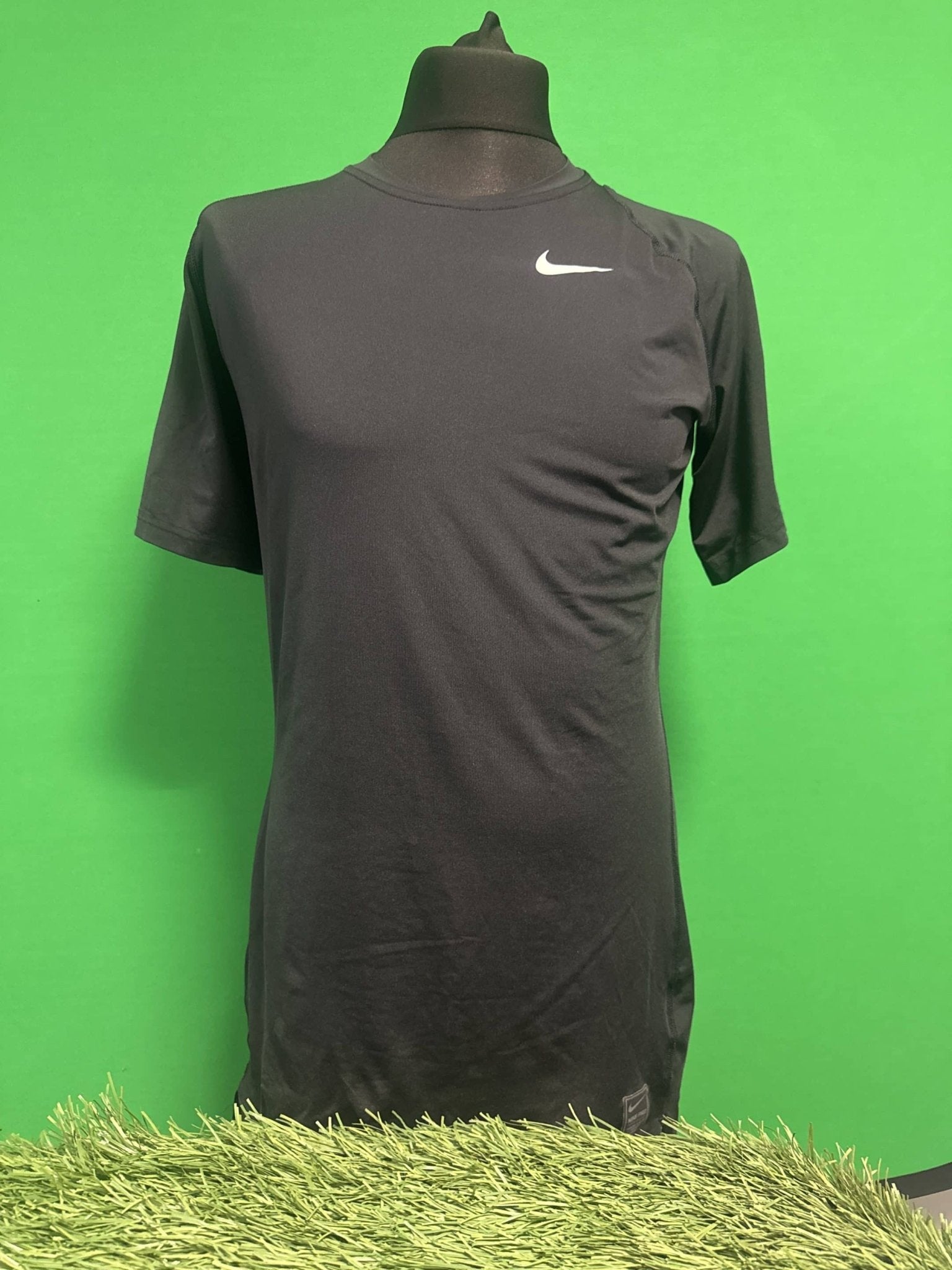 Nike Black Sports Compression Top - kitround